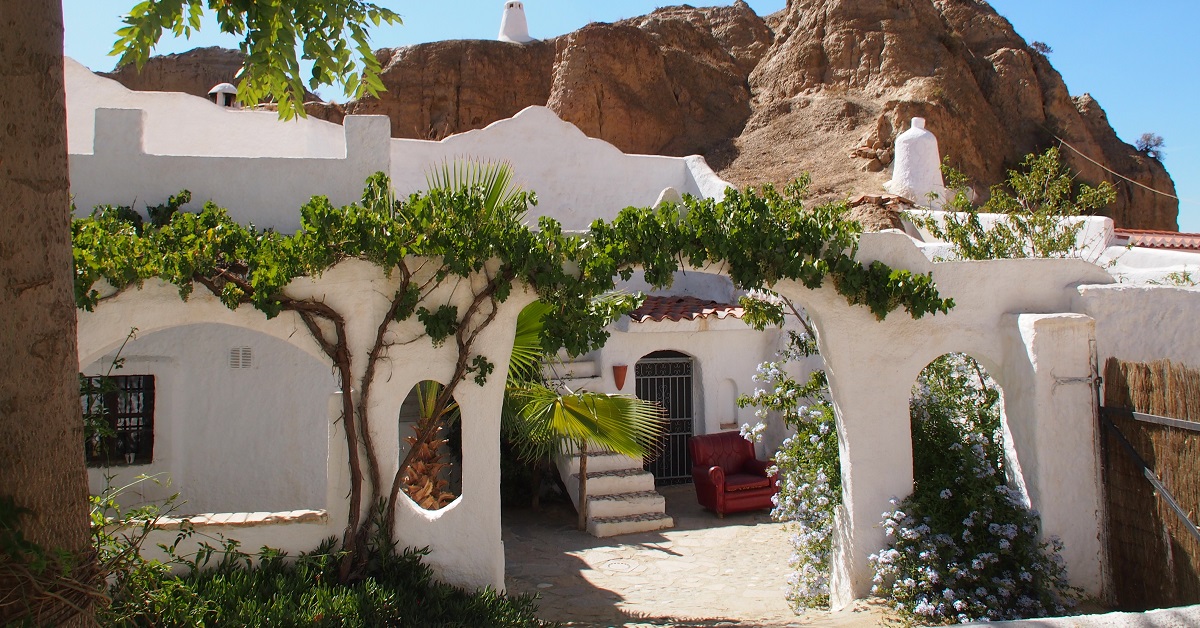 Casa-cueva: Intégrate al 100% con el entorno